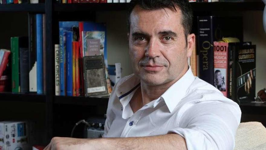 Álvaro Otero: "Aspiro a que mis personajes estén vivos y para eso hay ...