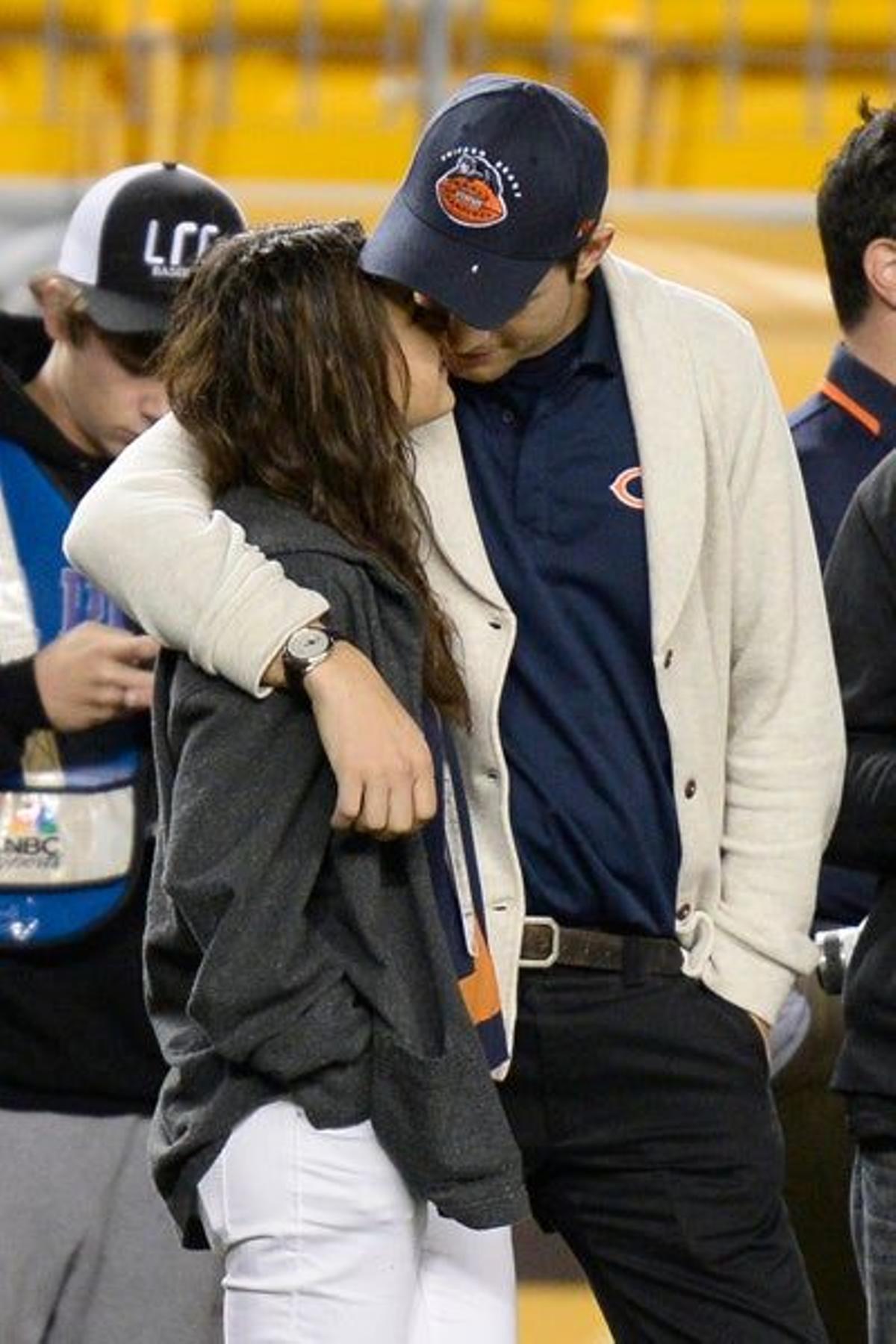 Mila Kunis y Ashton Kutcher presumen de amor - Cuore