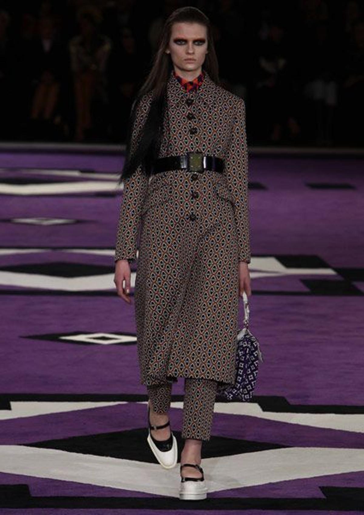 Prada y sus estampados geométricos en Milán - Woman