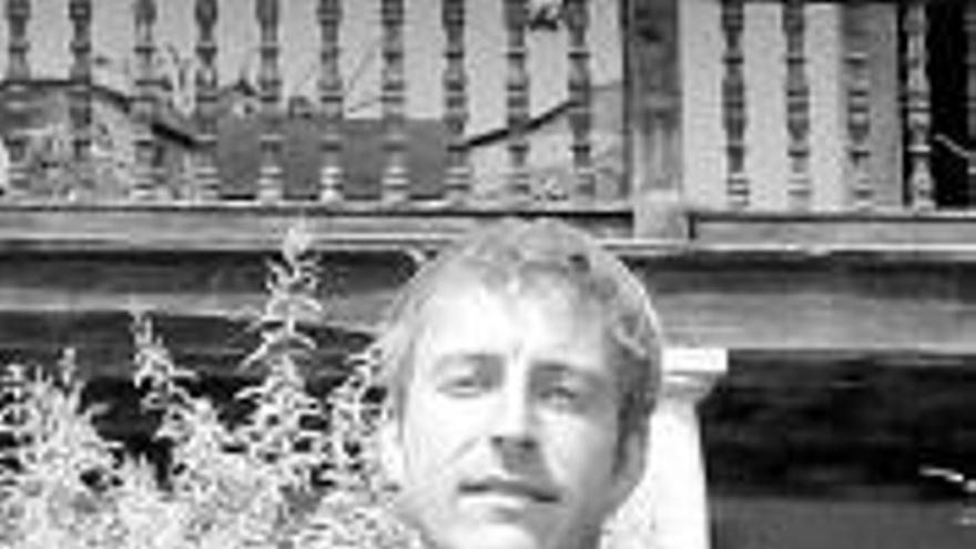 «Escribir es un oficio de perseverantes y cabezotas»