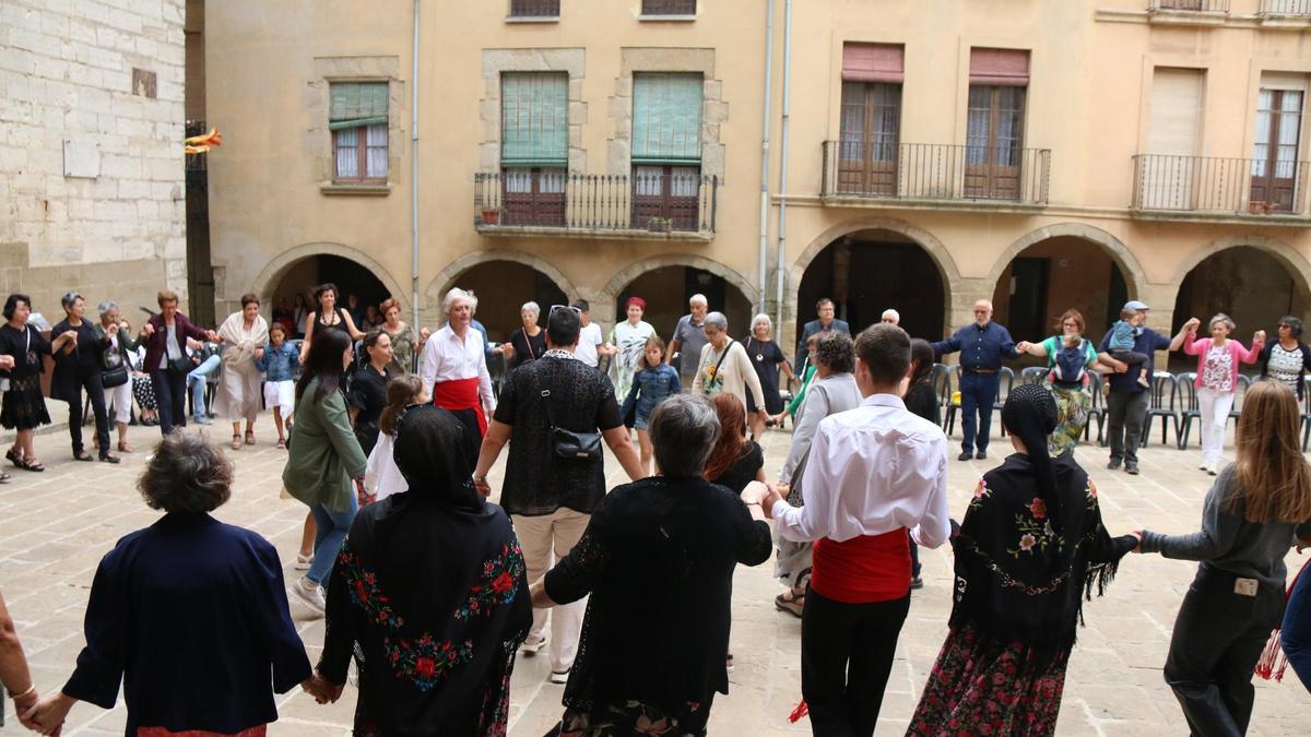 Participat ball de la Metradansa a la Festa Major de Calaf - Regió7