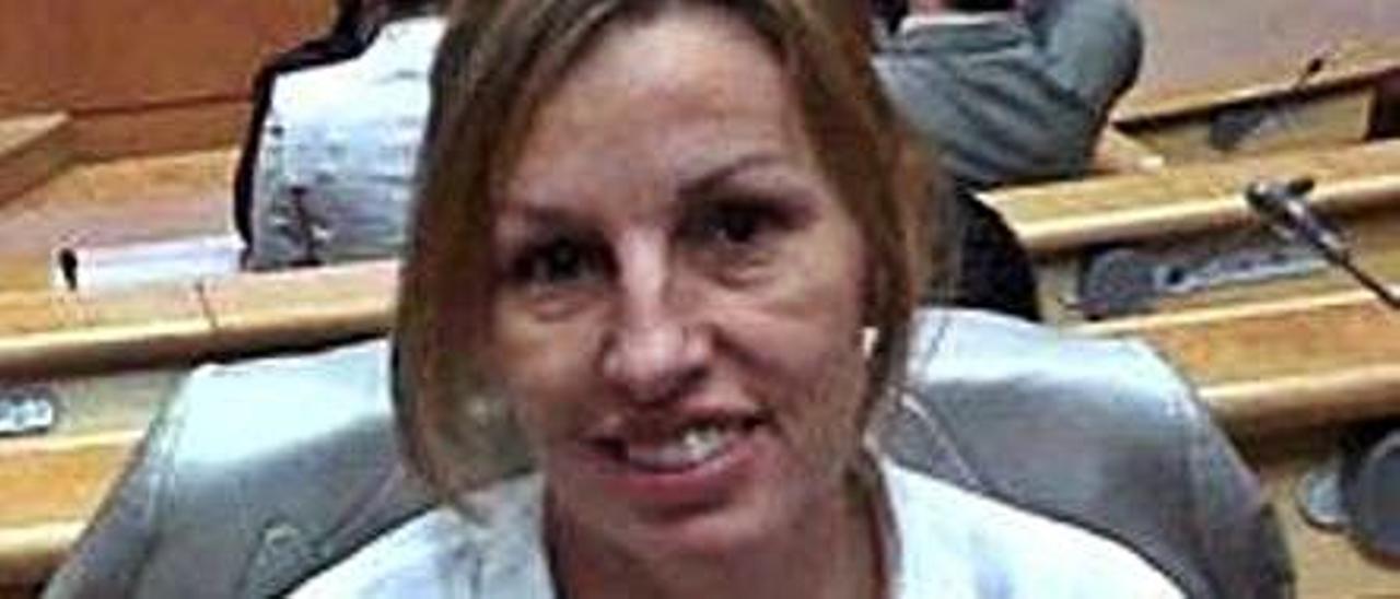 Virginia Gil Torrijos: “La poesía no tiene que ser verdad, pero sí ... Virginia Gil Torrijos: “La poesía no tiene que ser verdad, pero sí ...
