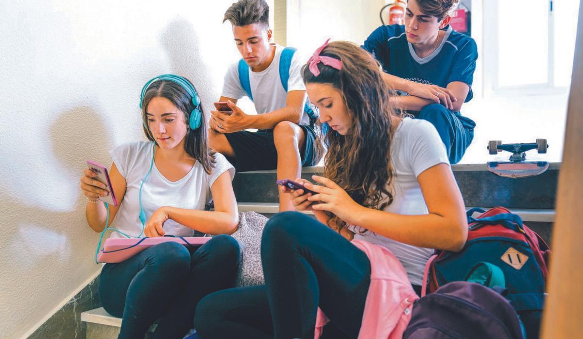 Telèfon mòbil als centres educatius