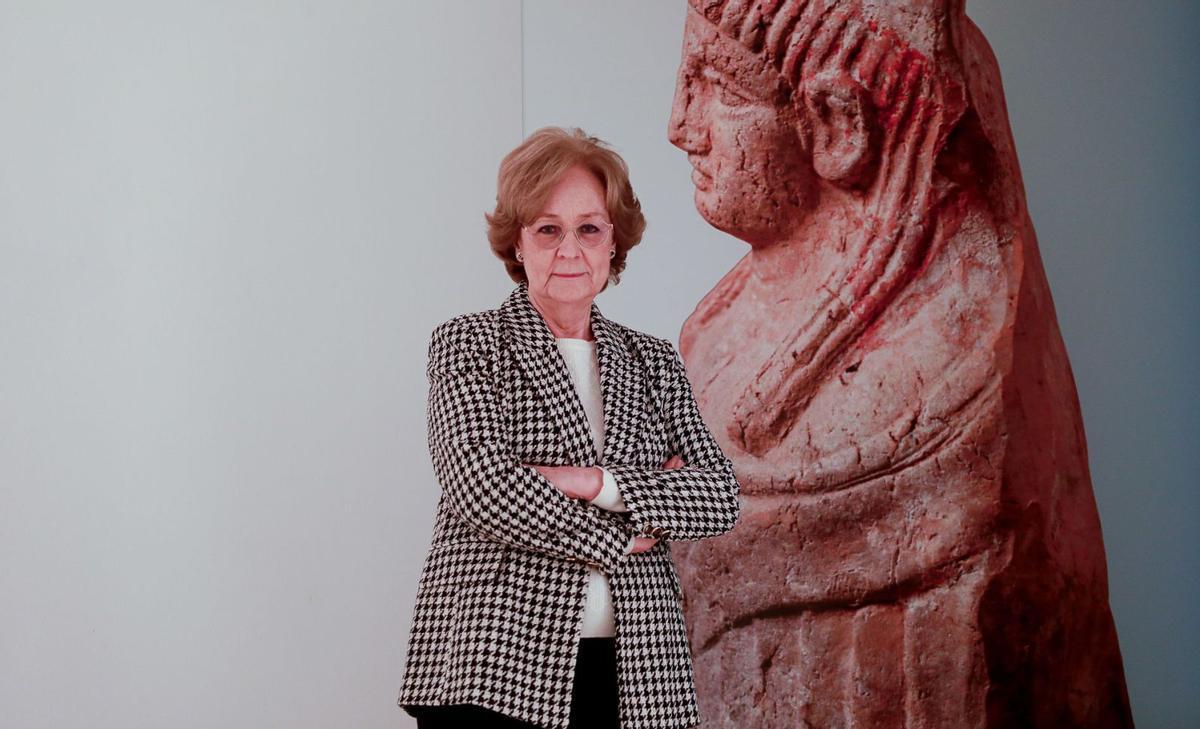 María Cruz Marín Ceballos, doctora en Historia Antigua por la ...