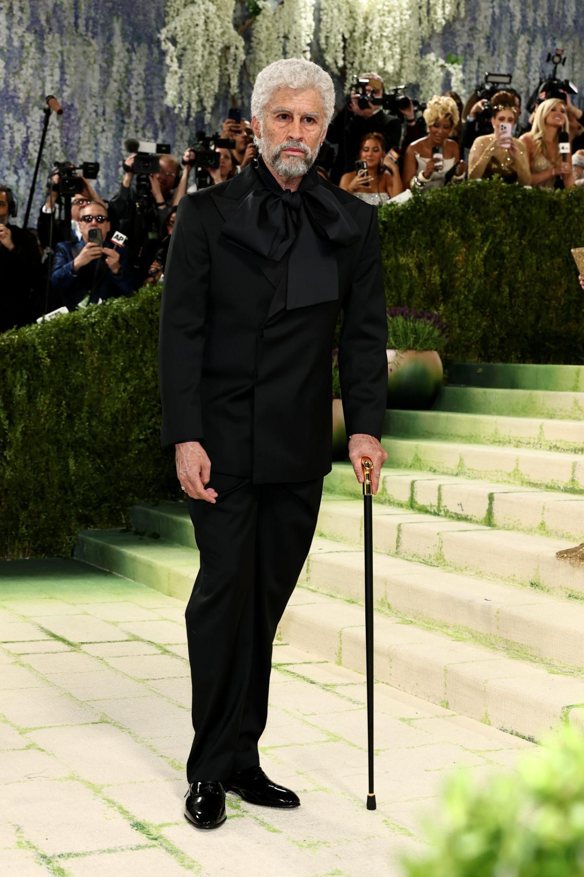 La moda masculina de la MET Gala: sobria pero Bad Bunny (de anciano ...