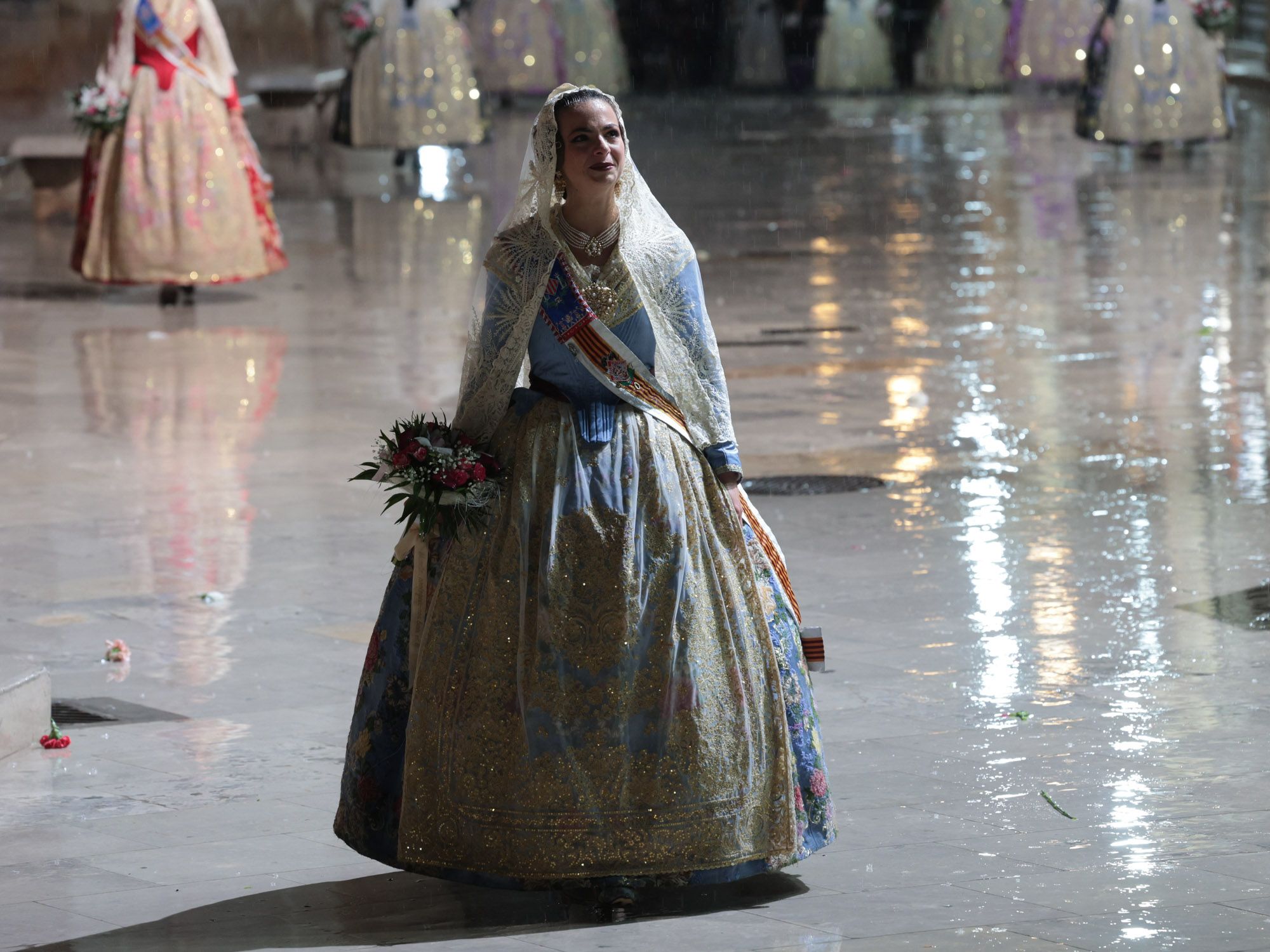 La Fallera Mayor de València, Berta Peiró, cierra la Ofrenda a la ...