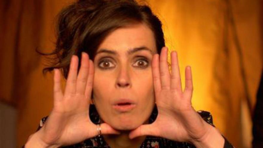 Maite Larburu acerca al Jovellanos "Krak", su último trabajo musical