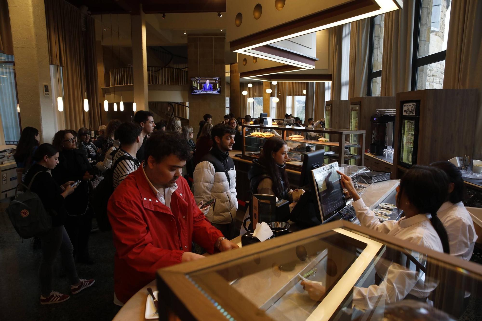 En imágenes: Apertura de la cafetería de La Laboral