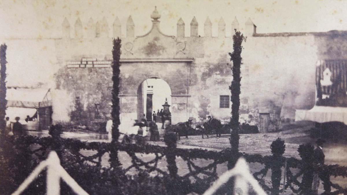 Las fotos más antiguas de Córdoba o cuando la reina Isabel II visitó la ciudad en 1862