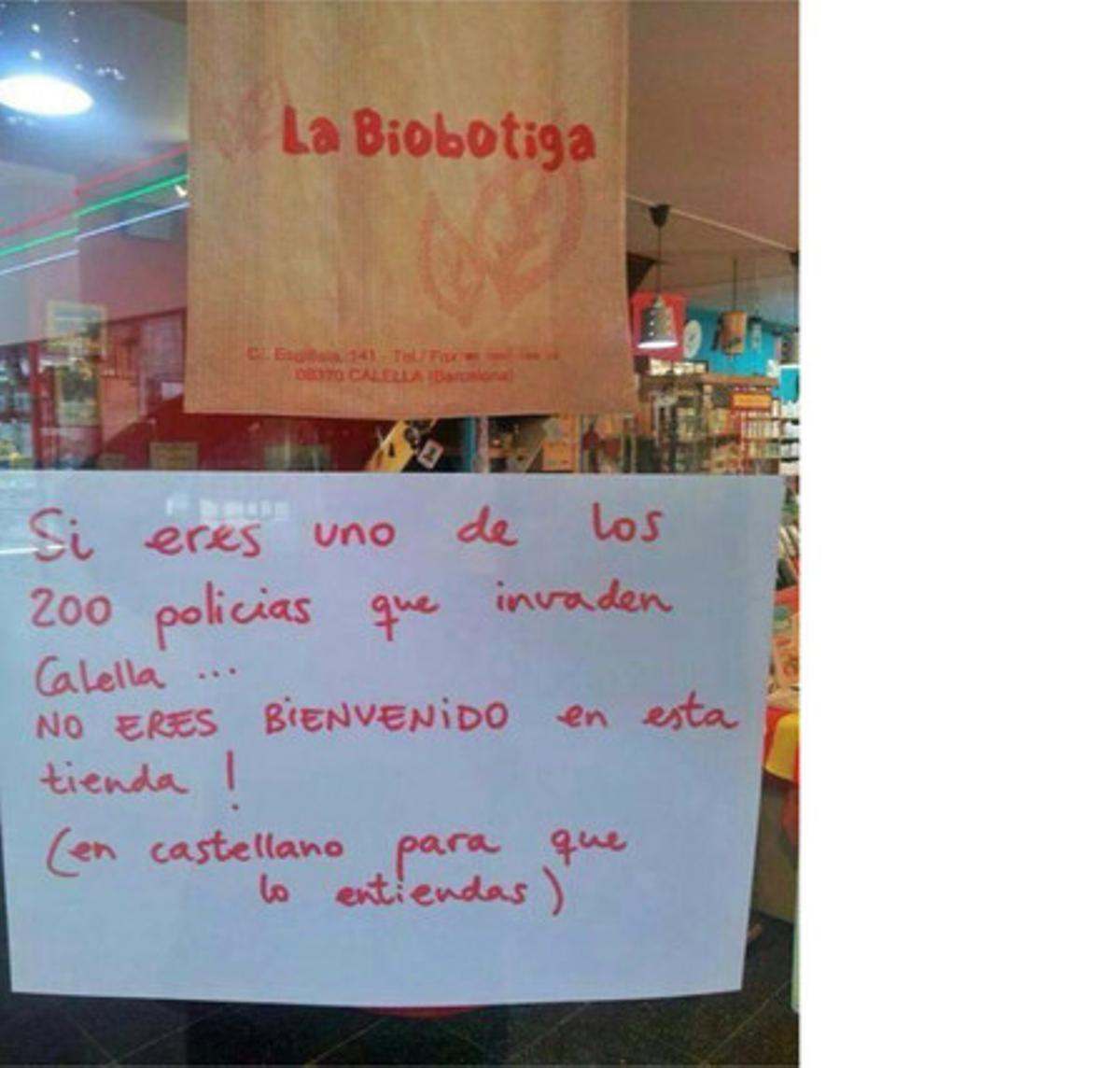 Una tienda de Calella declara 'non gratos' a los policías nacionales