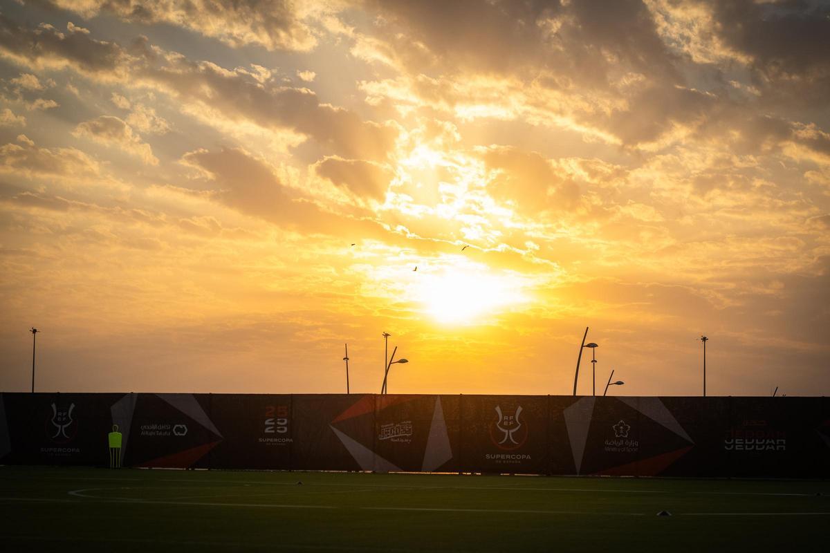 Así fue el entrenamiento de recuperación del FC Barcelona en Yeda tras ...