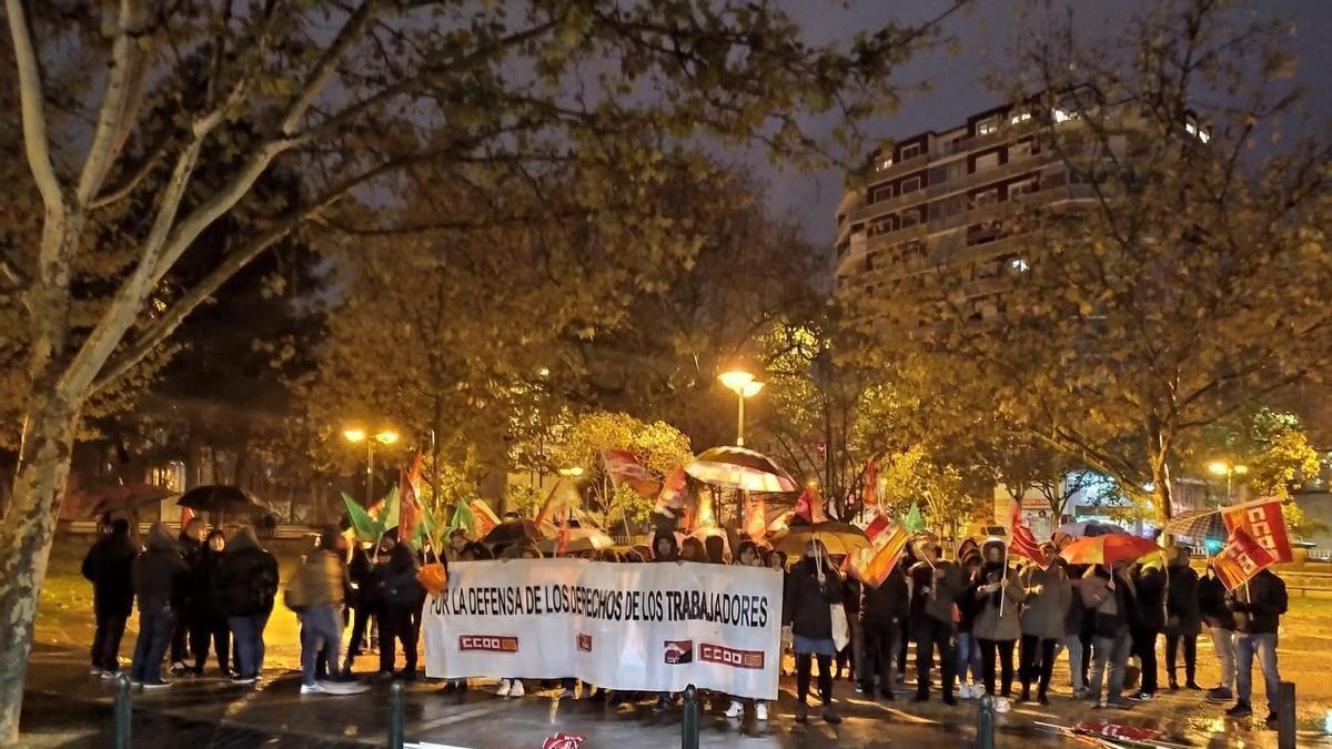 Golpe masivo al empleo en Zaragoza: Majorel plantea el despido de 422 ...