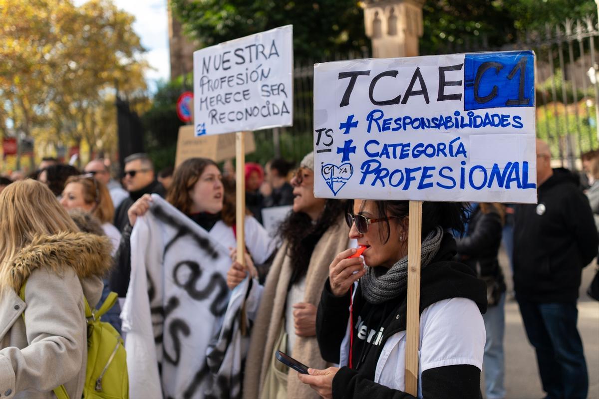 Huelga de técnicos en cuidados auxiliares de enfermería en Zaragoza: suspendidos seis quirófanos ...