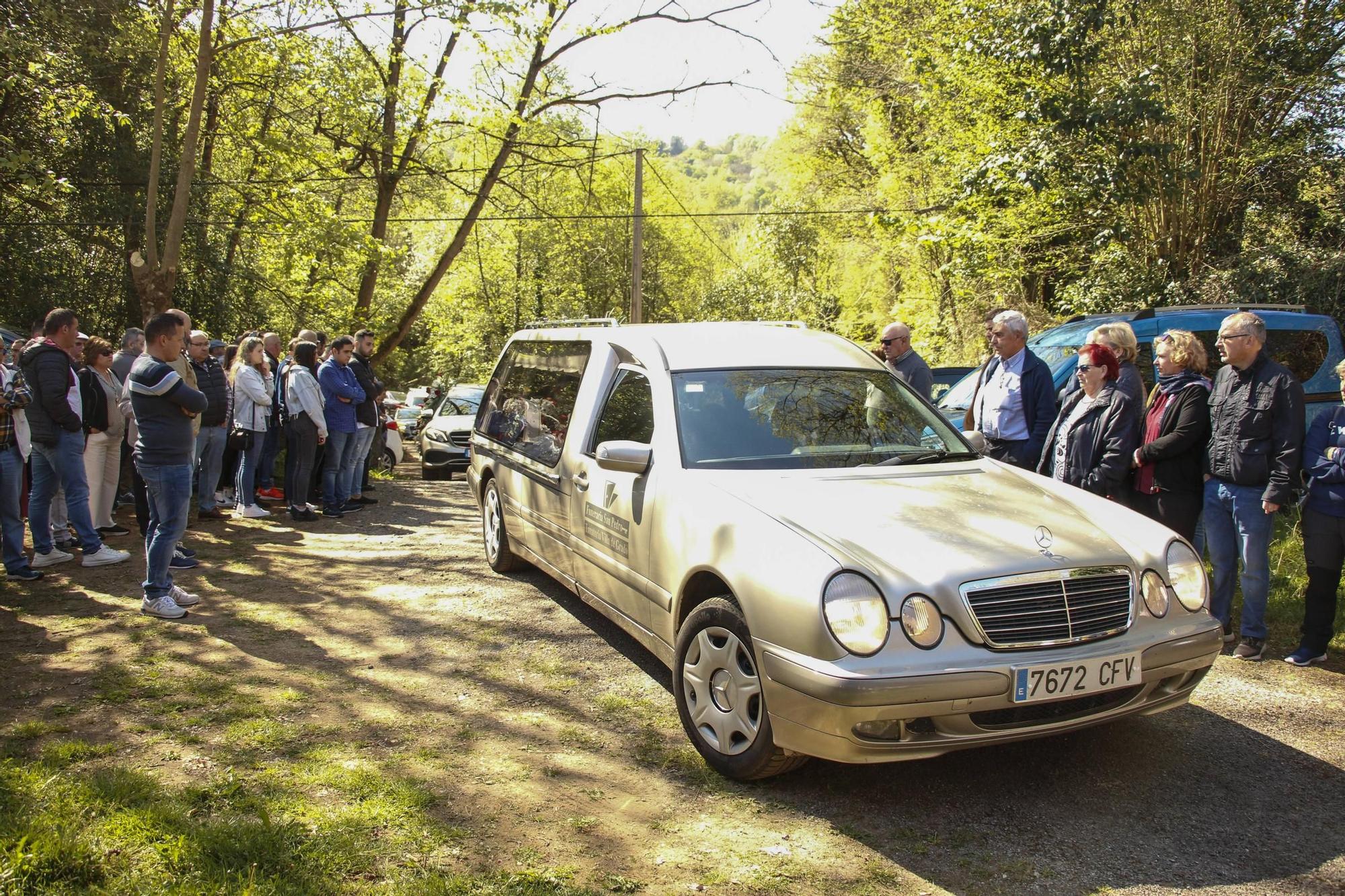 Multitudinario funeral en Grado por Julio César Castrillo, piloto ...