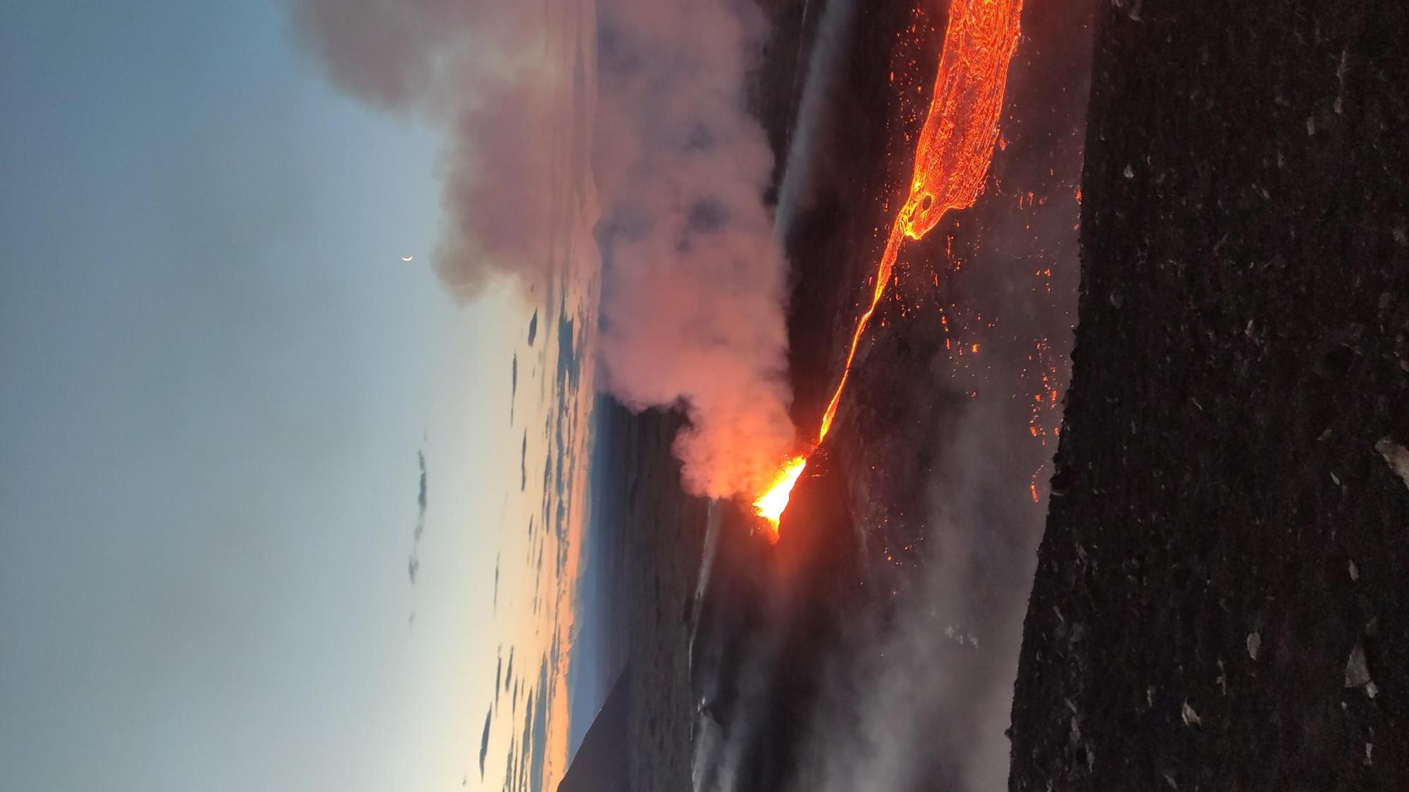 Volcanes Alicante: Tres alicantinos ante el abismo de la lava del ...