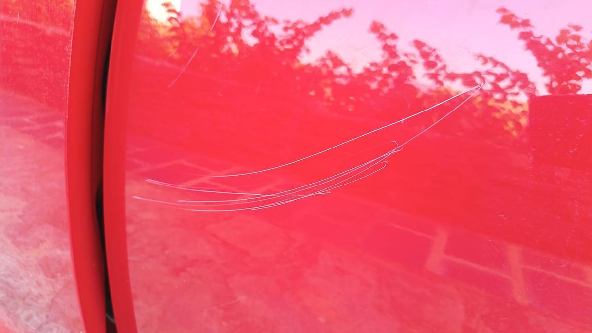 VANDALISMO PUEBLA DE SANABRIA | Aparecen nuevos vehículos rayados en el ...