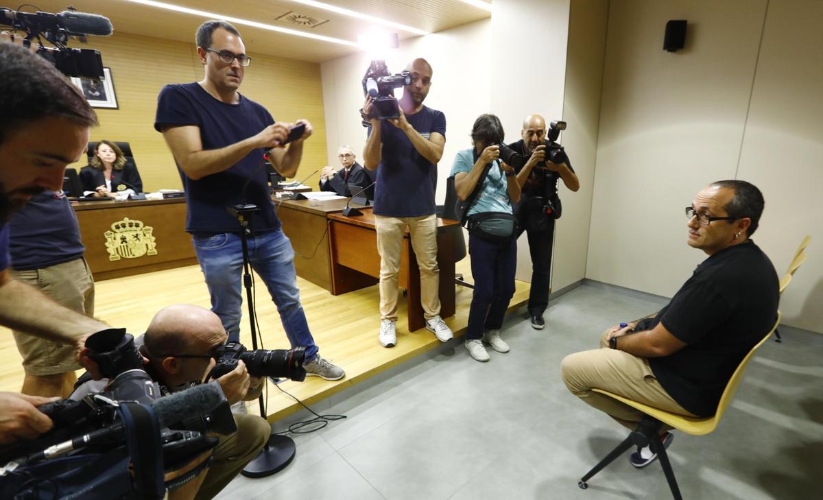 El concejal Alberto Cubero, absuelto de cometer un delito de odio ...