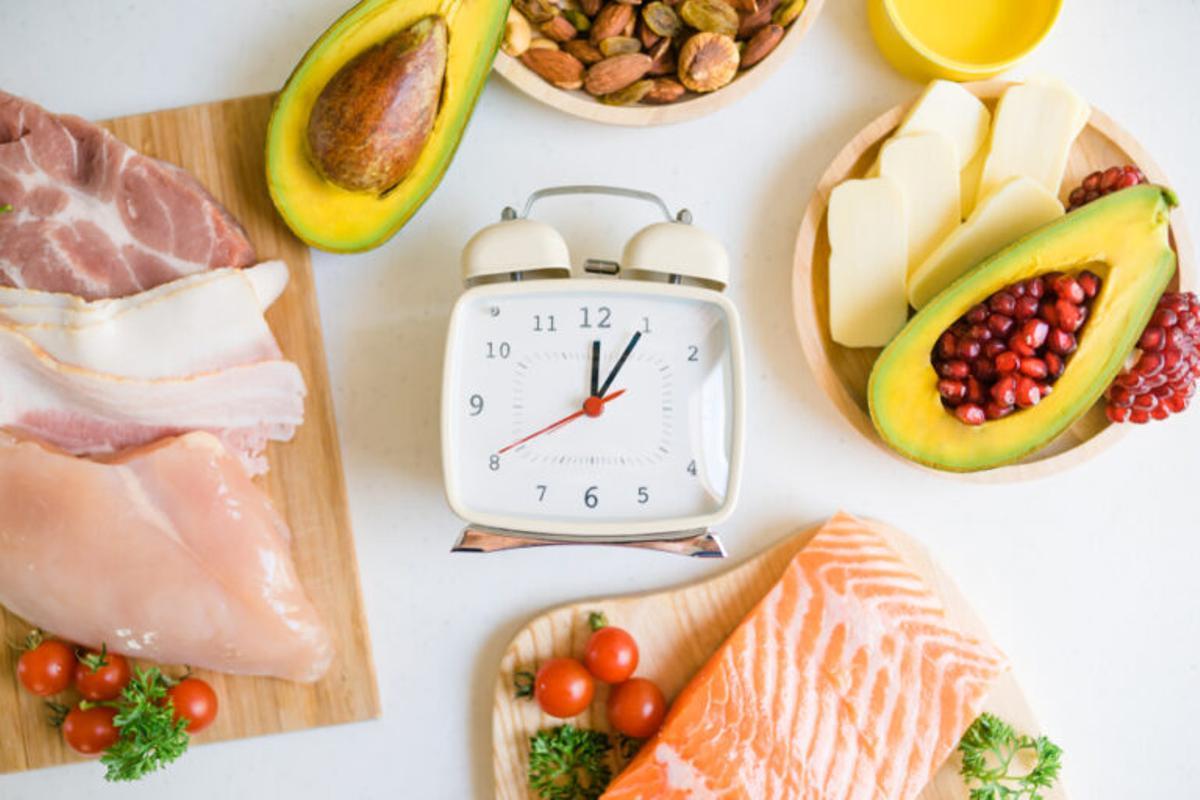 SALUD ALIMENTACION | Los efectos negativos de cenar tarde: un experto ...