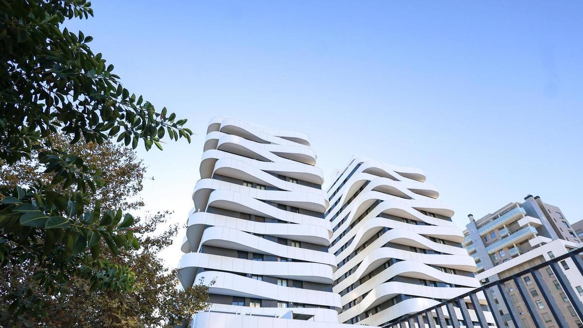 Ehentai french saw that the Love Line Club had a few new