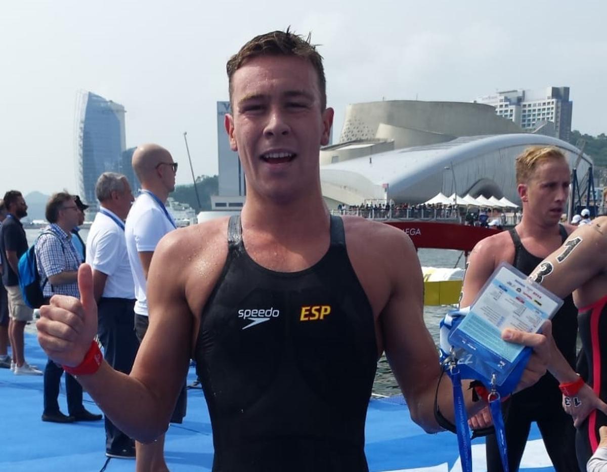 Alberto Martínez termina en el puesto 18 en los 10 kms de aguas abiertas