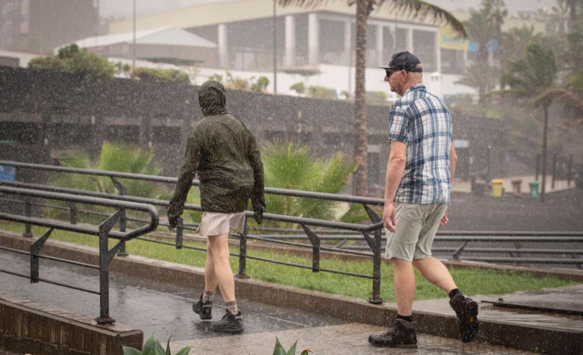 AEMET Weather Update for Tenerife: Moderate Rain Expected in the Mid ...