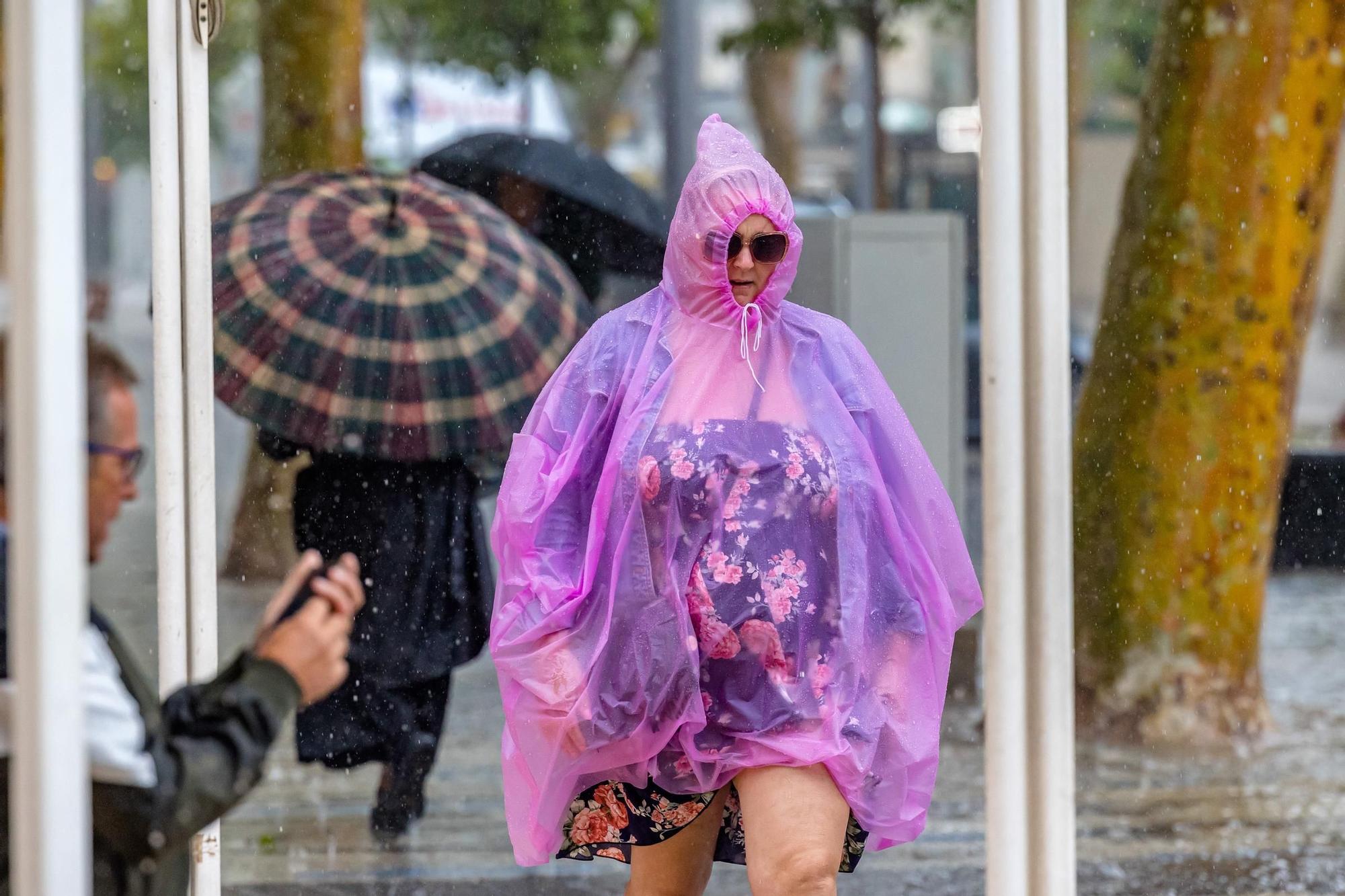 Lluvia cayendo con intensidad en Benidorm