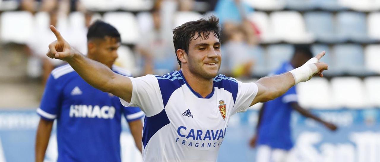 Azón enciende el debate en la delantera del Real Zaragoza