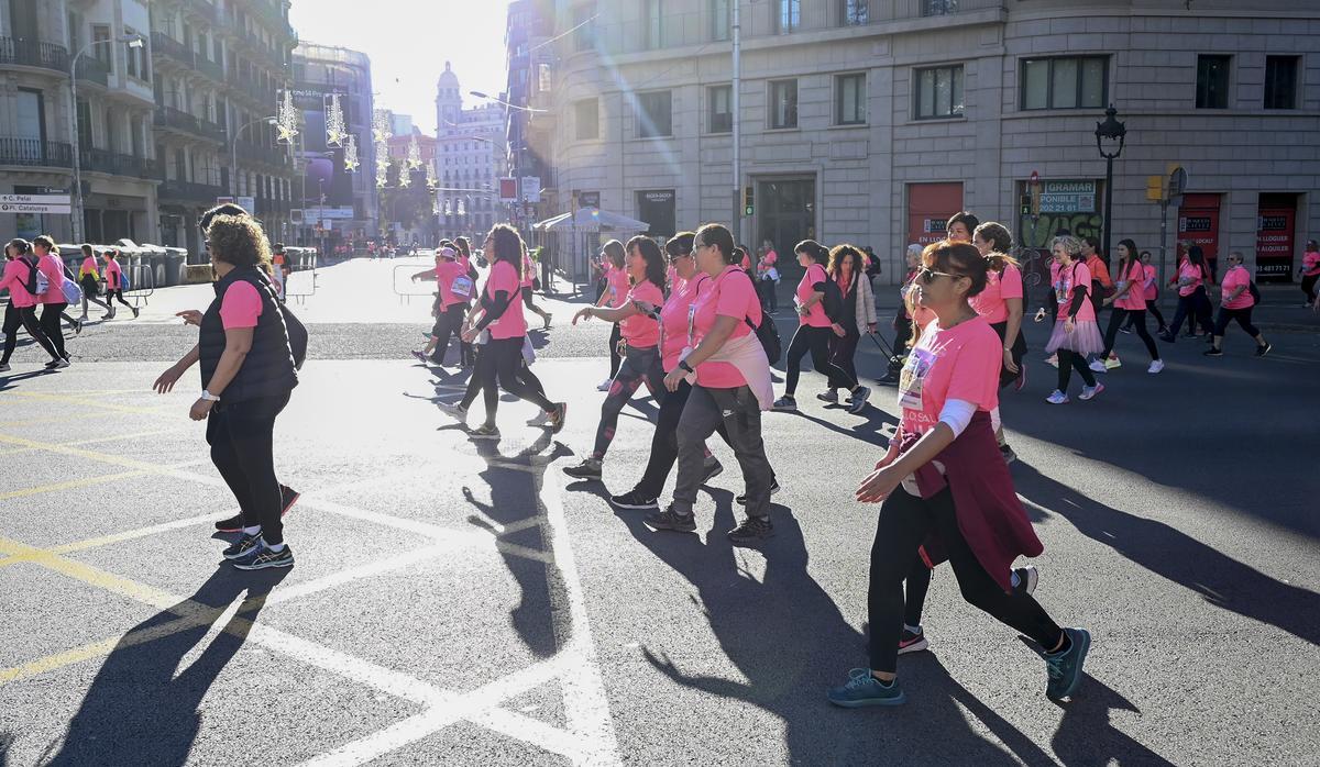 La Cursa de la dona, búscate en las fotos | FOTOS