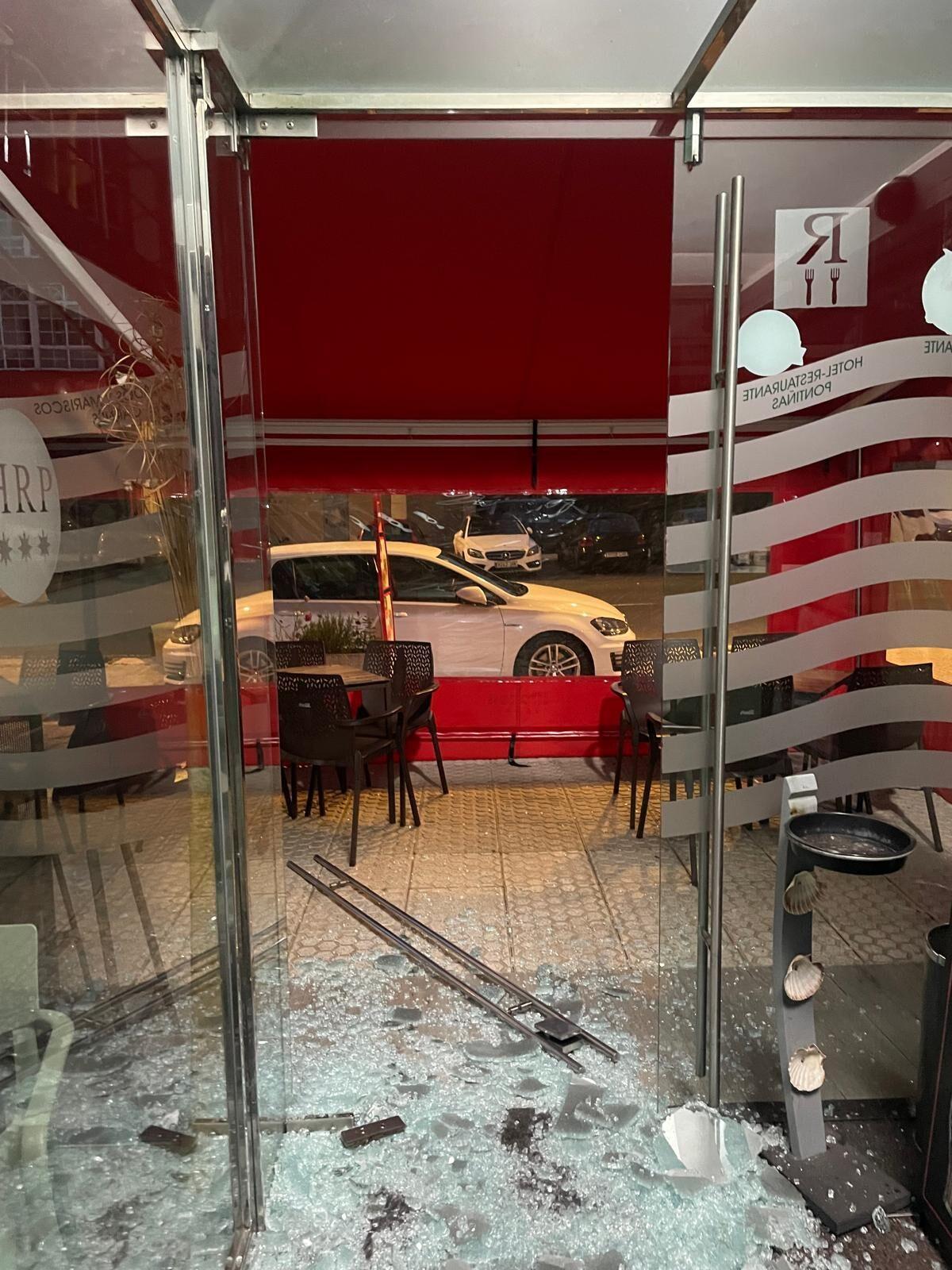 Asalto a la cafetería del hotel Pontiñas