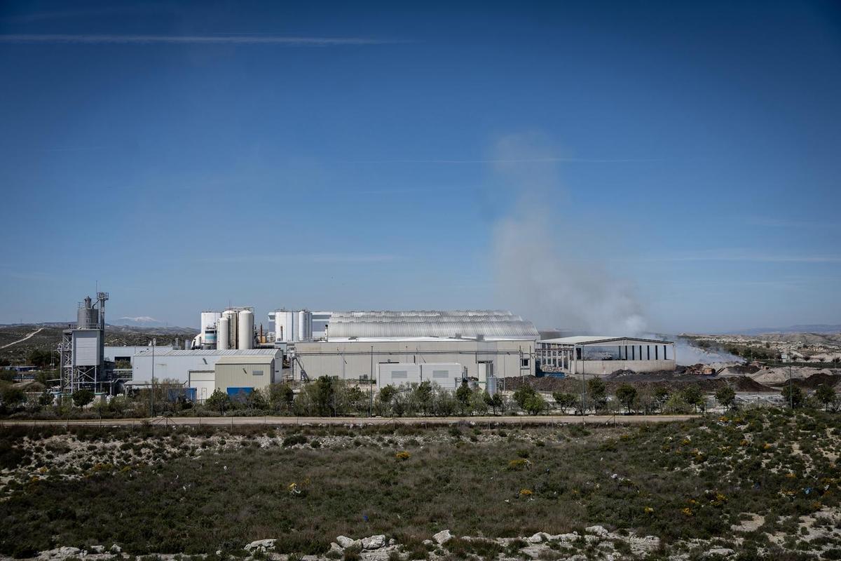 Imágenes del estado del incendio sofocado en el PTR de Zaragoza