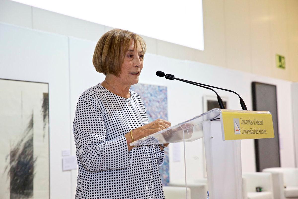UNIVERSIDAD ALICANTE | La catedrática emérita de la UA María Teresa ...