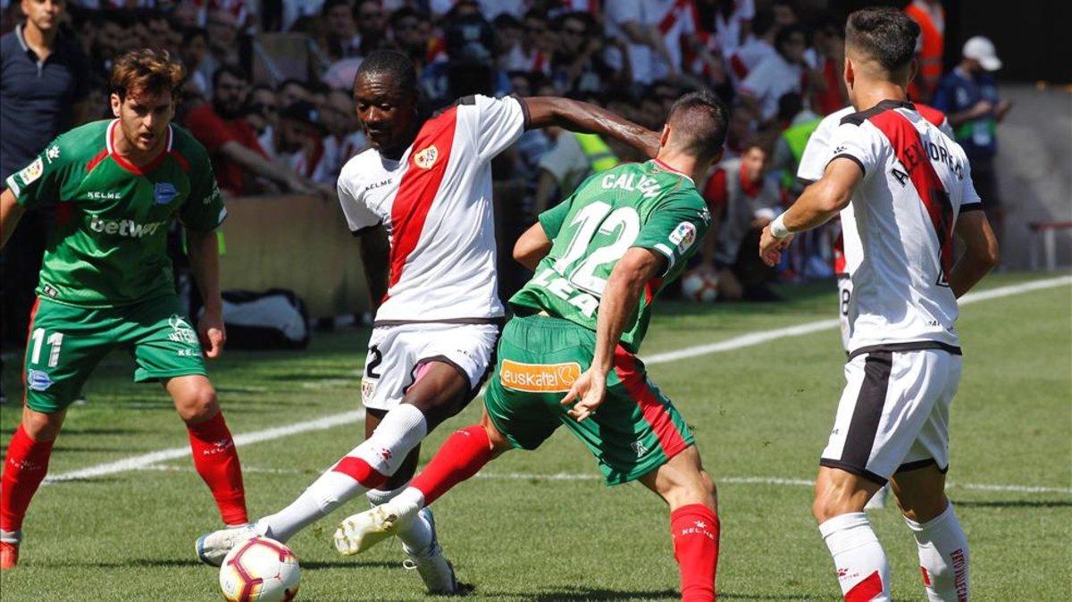 El fortín del Alavés, nuevo reto para el buen momento del Rayo