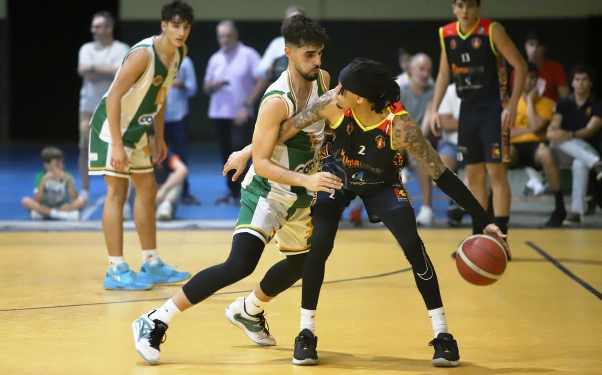 El Peñarroya aguanta hasta el descanso en la cancha del BCB Badajoz