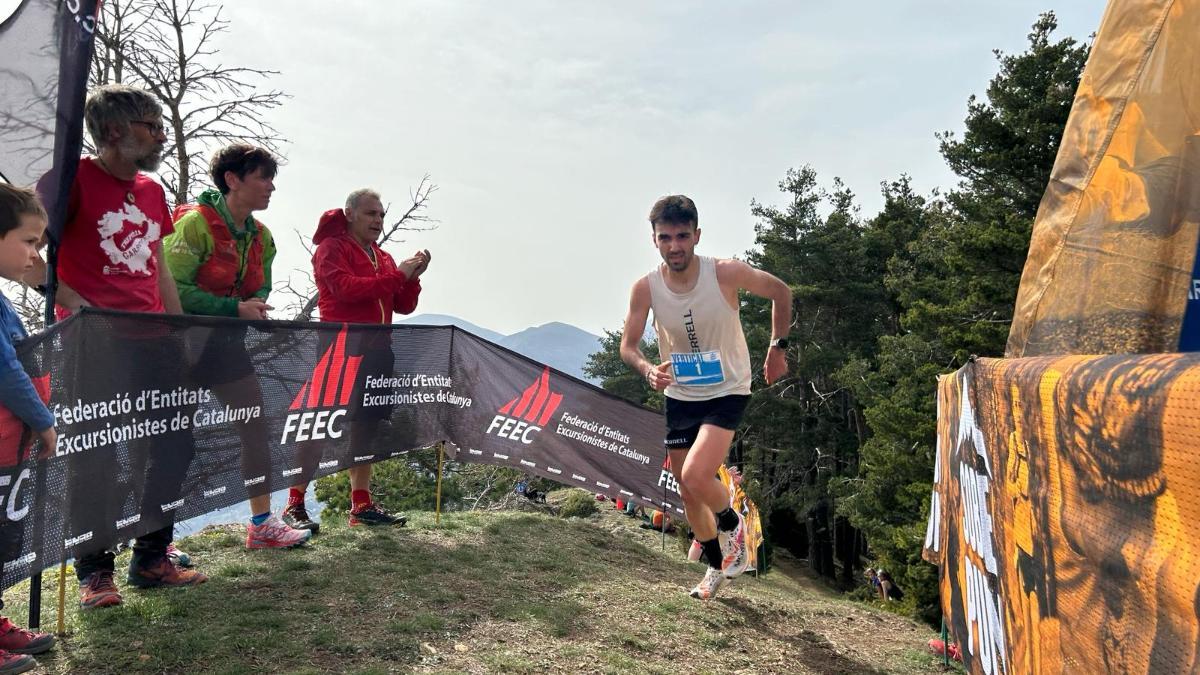 Esport català | El triplet d'Arnau Aranda