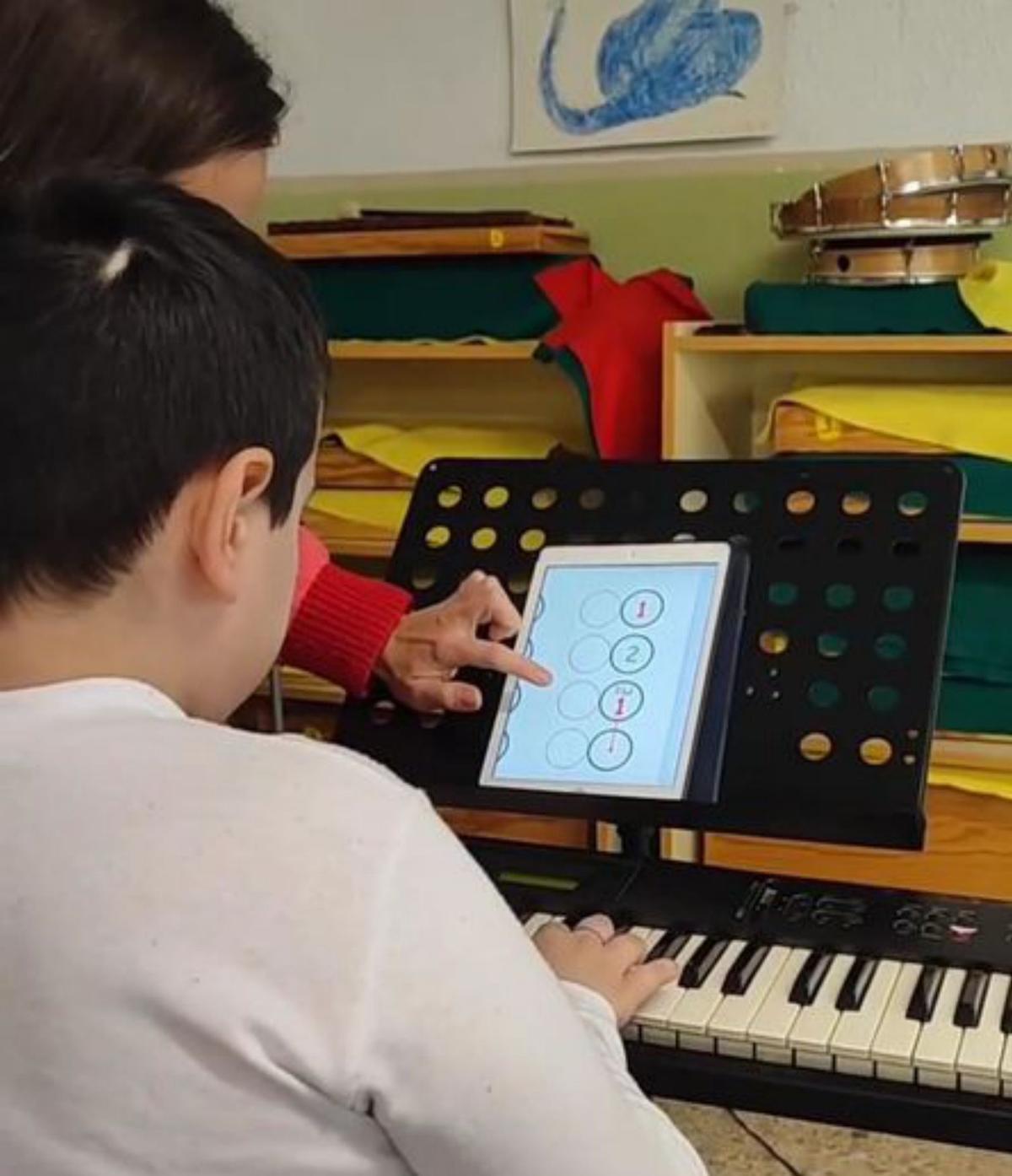 Un método de piano visual para alumnos muy especiales en el CEIP ...