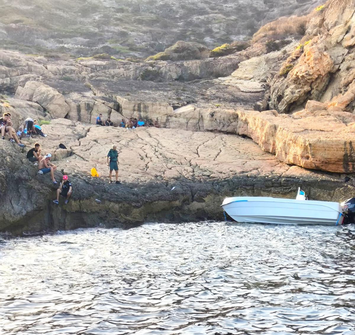 PATERAS BALEARES | Localizadas tres pateras con 56 migrantes al sur de ...