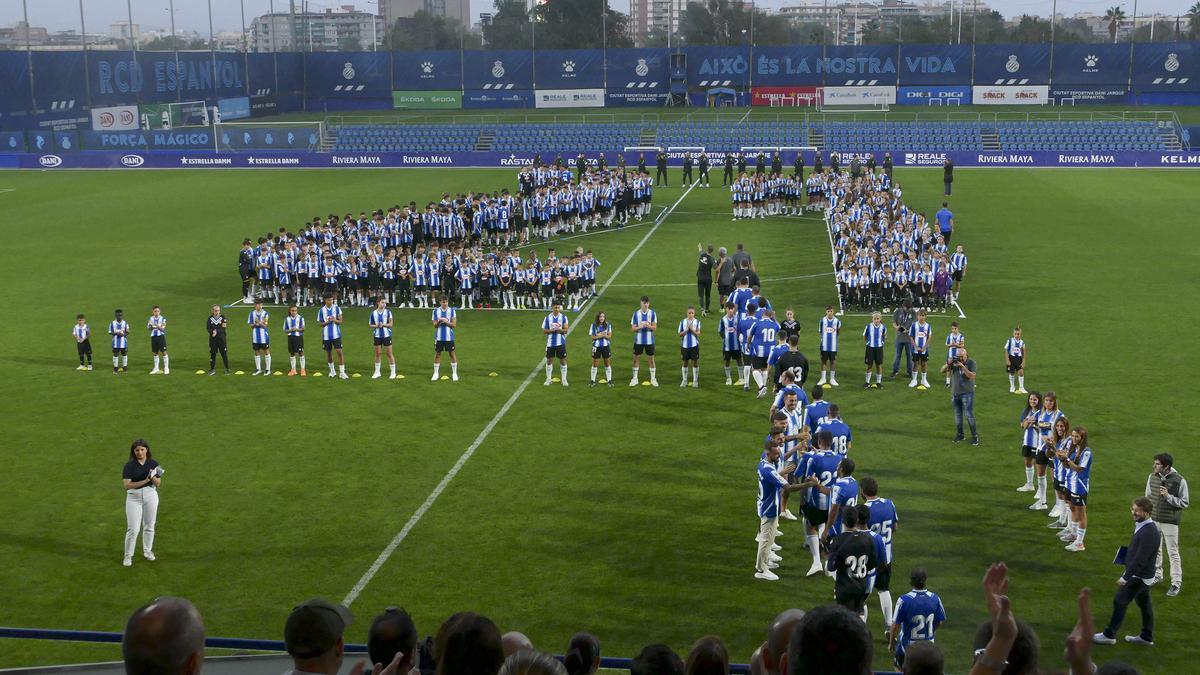 El Espanyol ha presentado su fútbol base celebrando los 21 años de la ...
