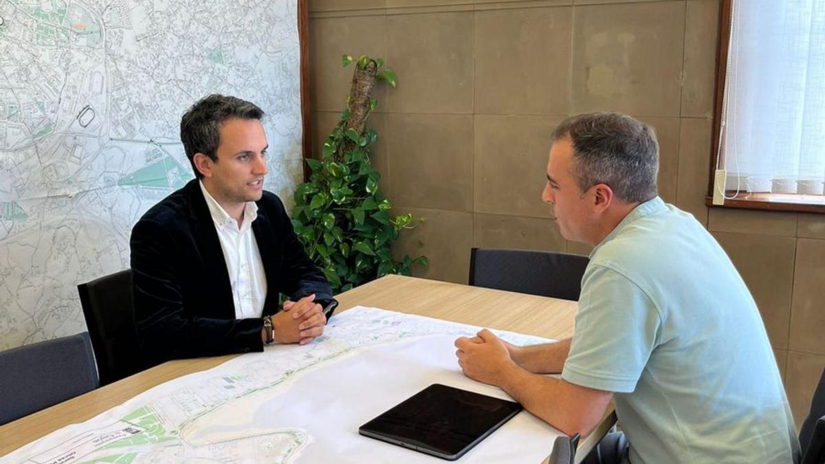 Olmo Ron expone el plan del Muro al Colegio de Ingenieros de Caminos ...