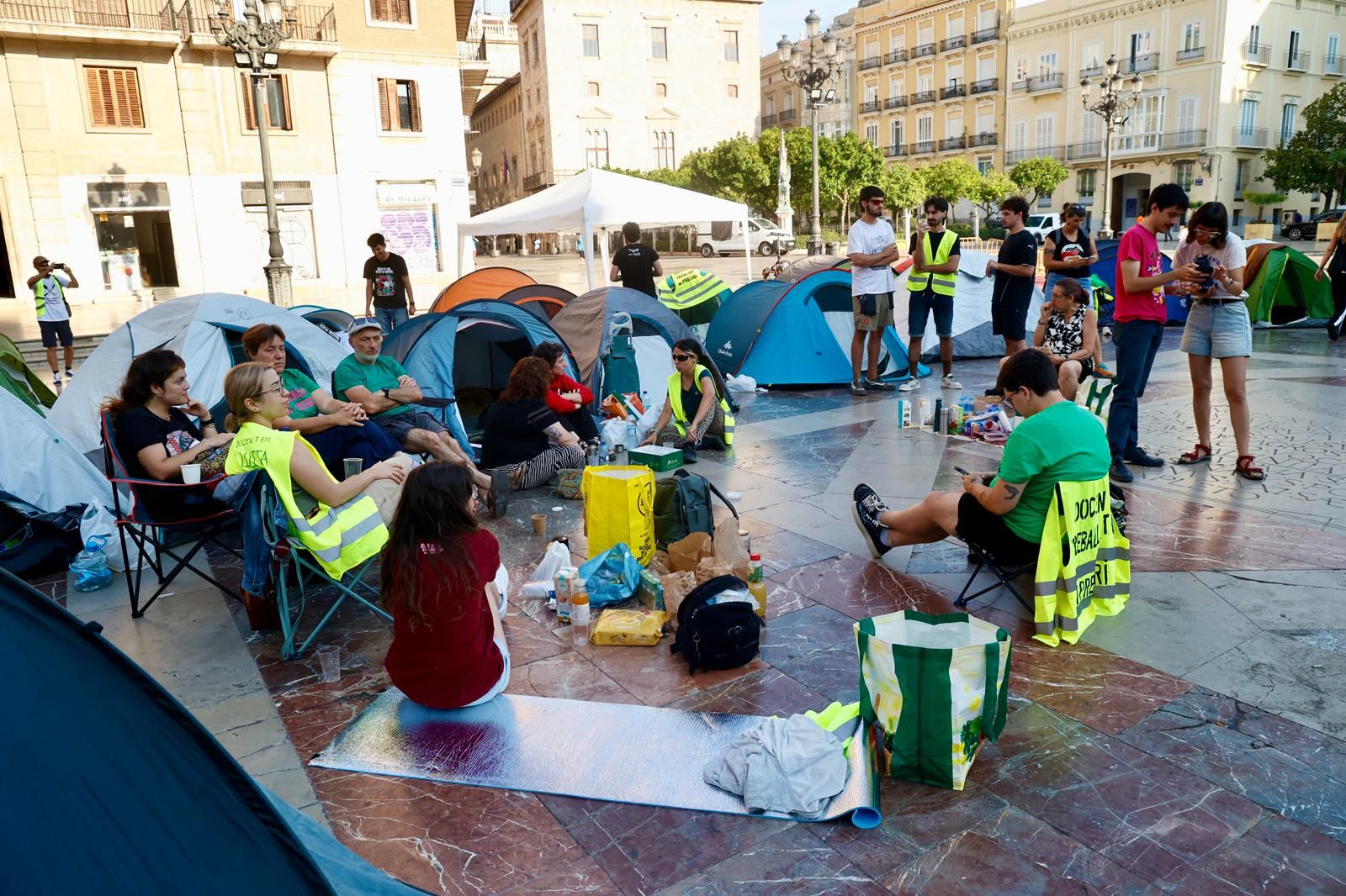 Dentro de la acampada educativa de València: “Buscamos ocupar un ...