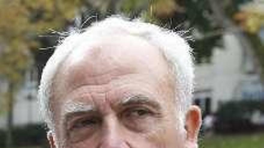 Antonio Retana se postula para un segundo mandato al frente del Club de ...