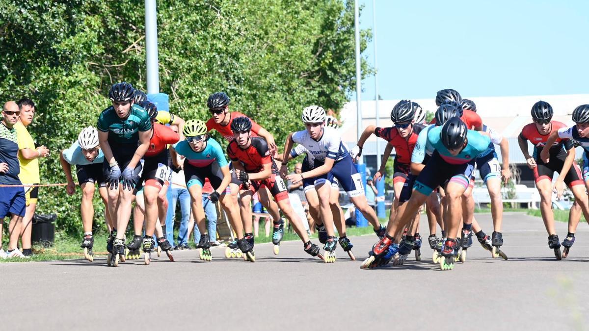 La emoción del Campeonato de España de Circuito de patinaje de velocidad se vive en Castelló ...