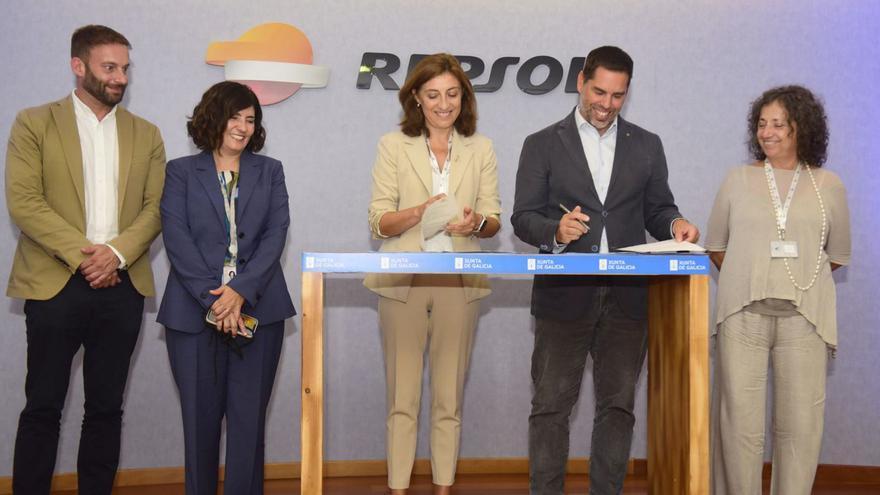 Repsol abrirá en un mes en Coirós la primera estación de servicio ...