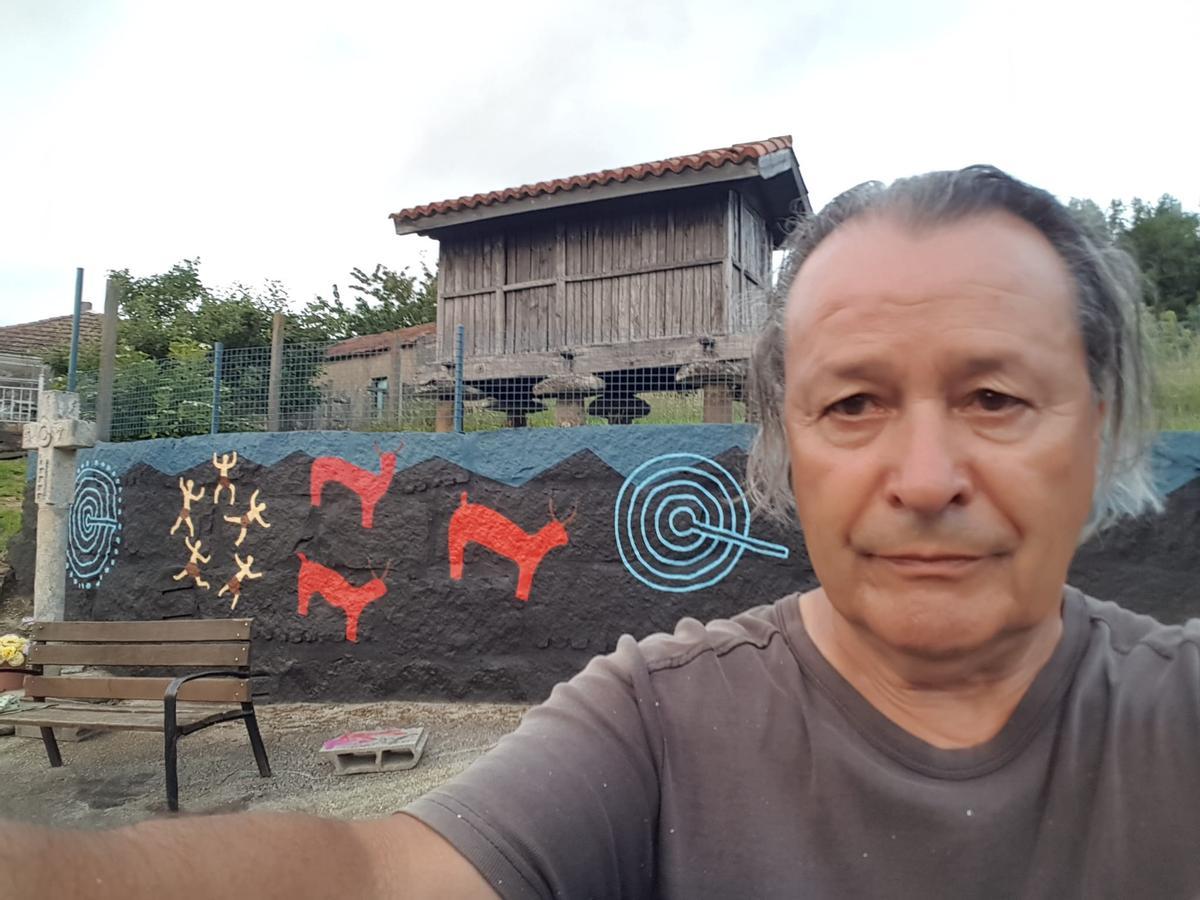 O pintor Xulio Fontes presenta a exposición ‘Mulleres’ en Lugo