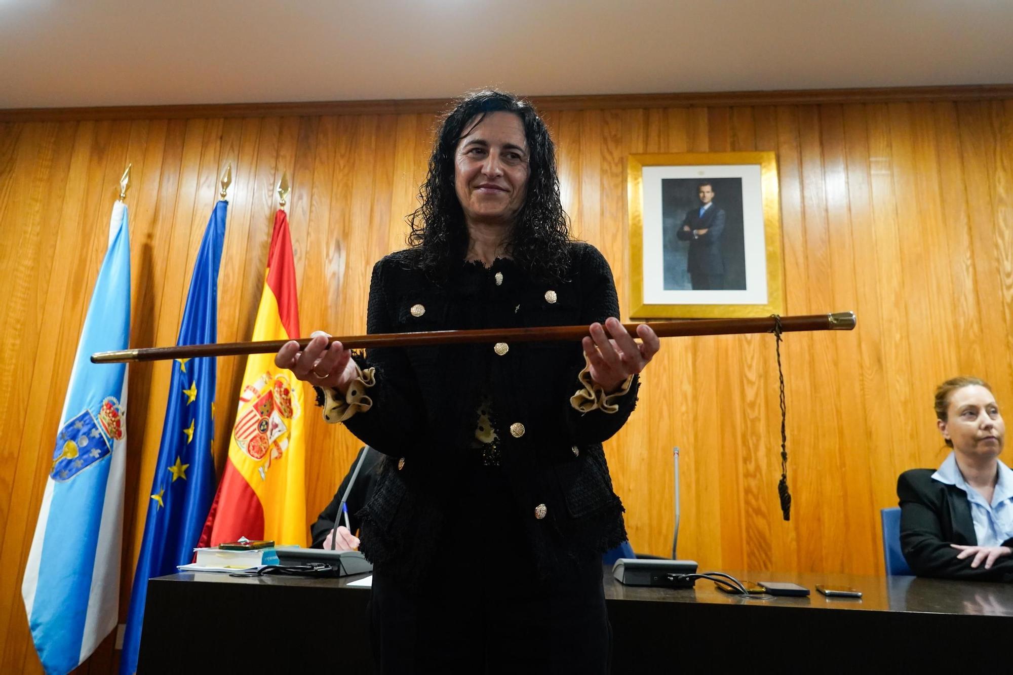 María Pan toma posesión como primera alcaldesa de Cambre