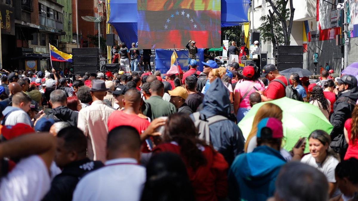 "Free Maduro" piden en Caracas la primera y pobre movilización en favor ...