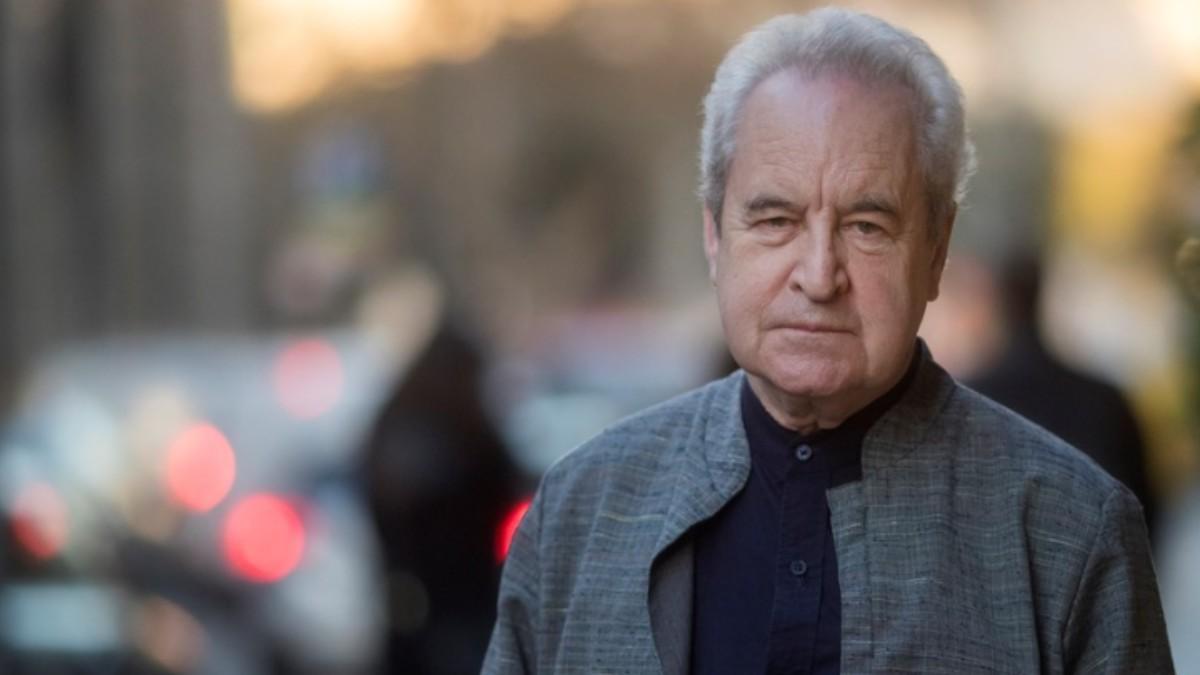 El escritor John Banville exige quitarle el Nobel de Literatura a Han ...