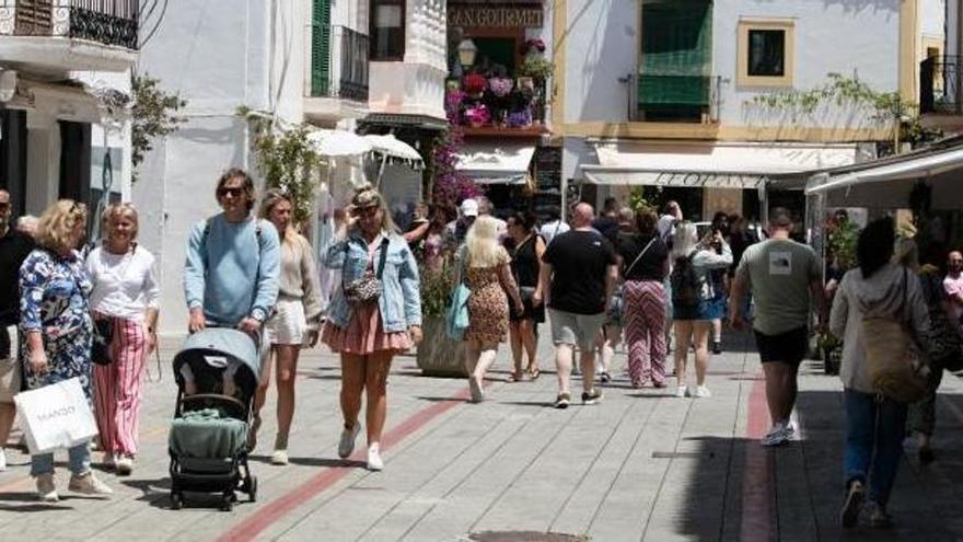 La población de Ibiza y Formentera se sitúa en 172.867 habitantes hasta ...
