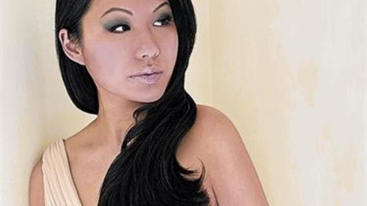 La violinista Sarah Chang debuta en el Auditori con la OBC - El Periódico