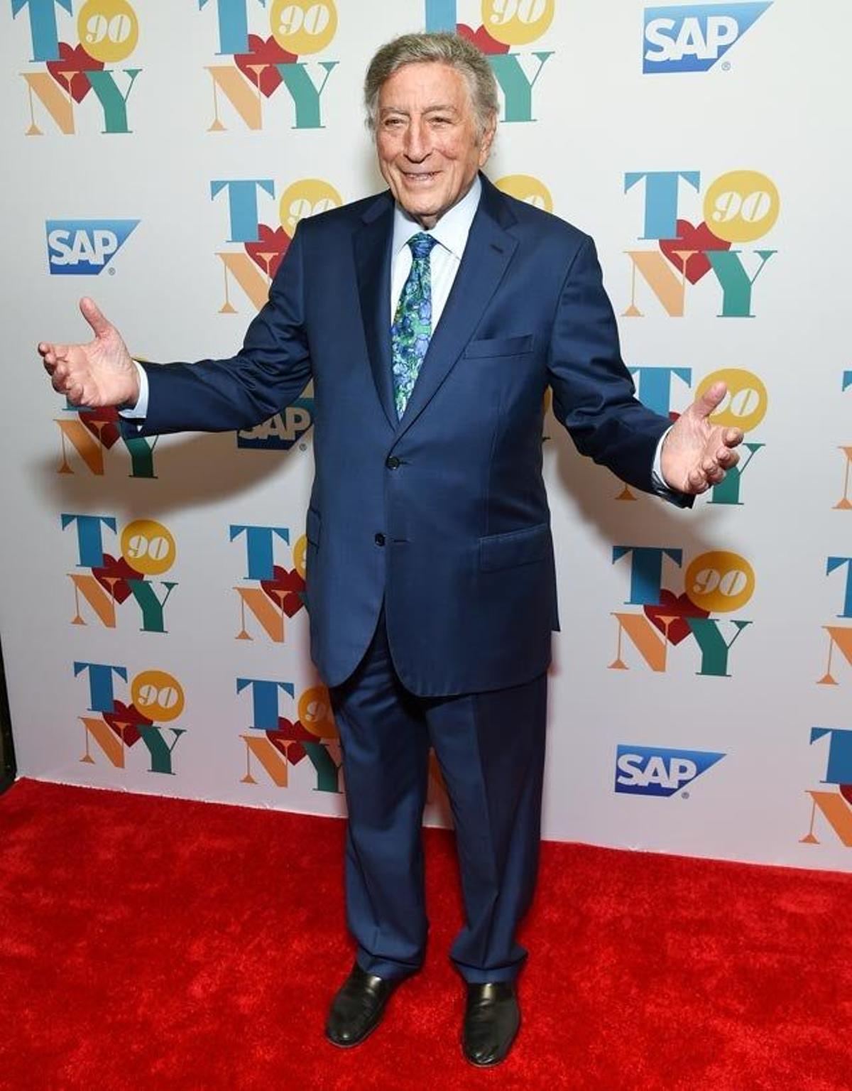Tony Bennett celebra su 90 cumpleaños rodeado de amigos - Cuore