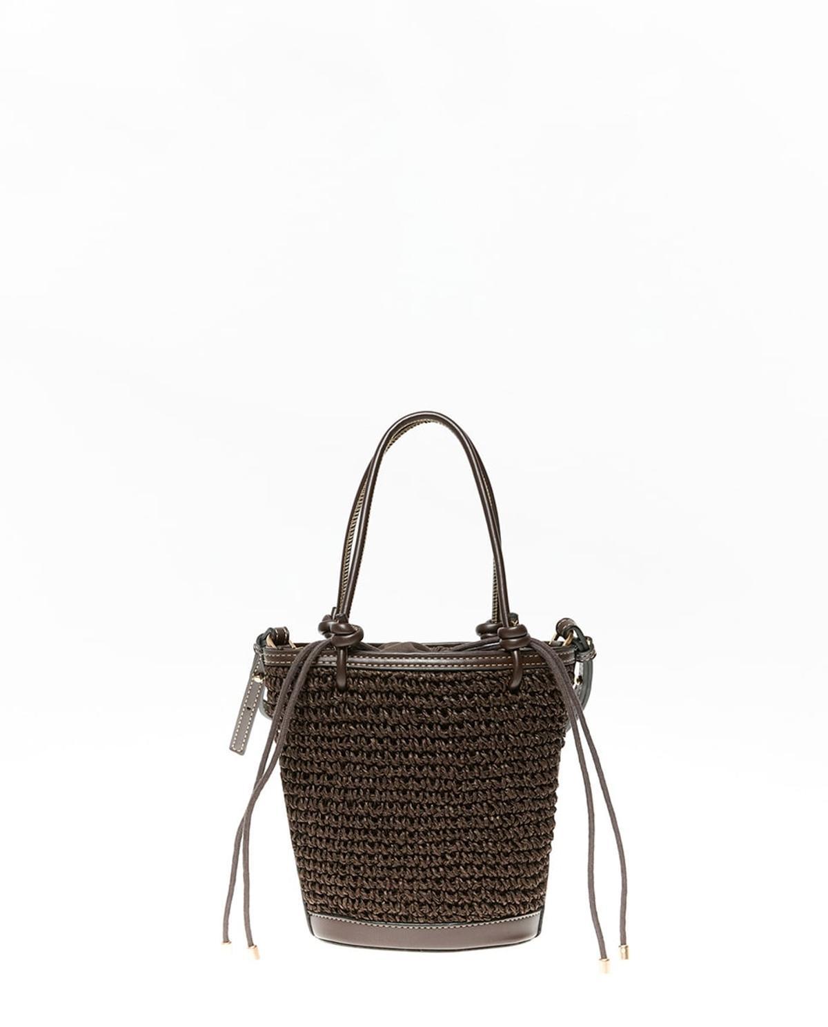 Arrasan en ventas en Sfera los bolsos de rafia más especiales para ...